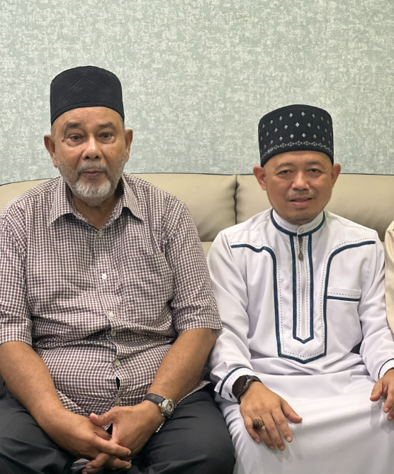 Kunjungan Tan Sri Syed Hamid Albar dan AJK kariah Masjid Saiyidina Umar Al-Khattab ke PPIBCH ...